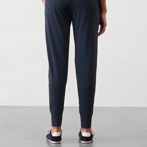 Athleta | Pants & Jumpsuits | Athleta Venus High Rise Jogger Power Of ...